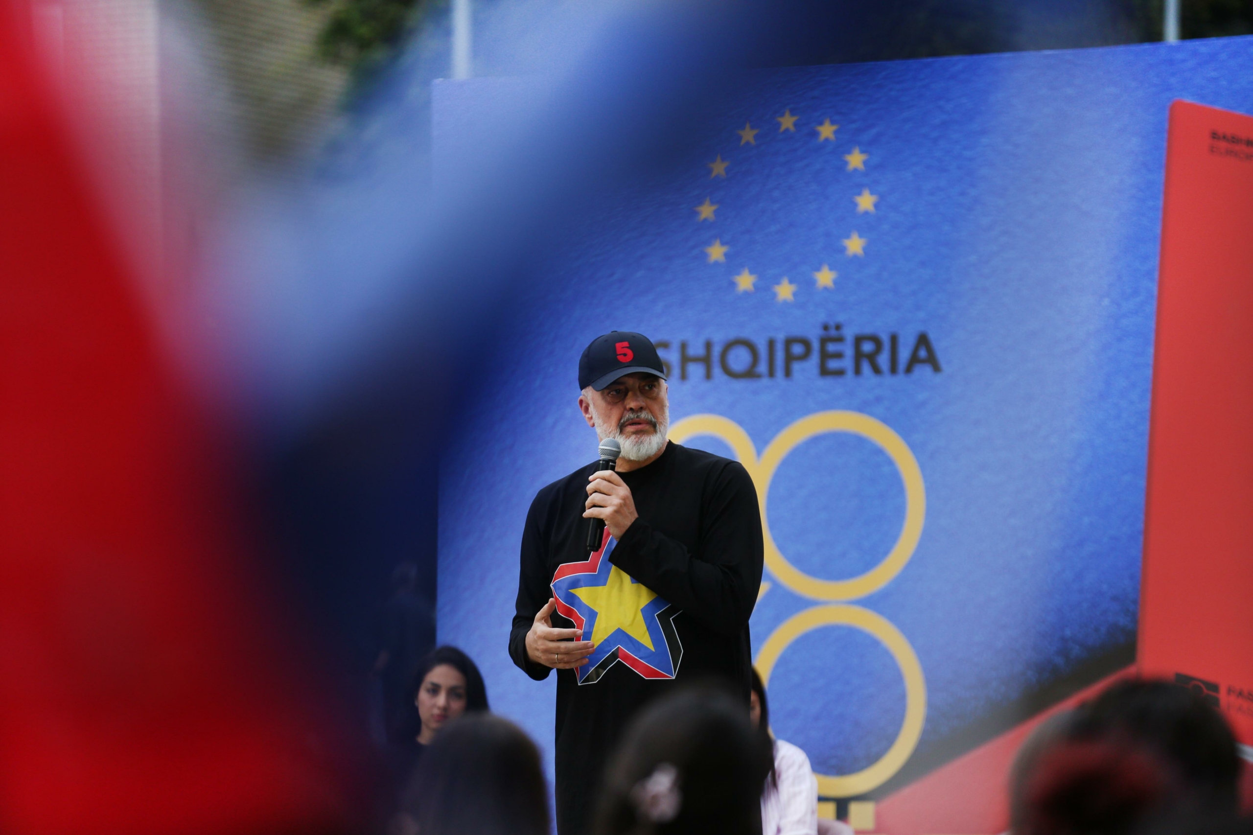 Partia Socialiste është e vetmja forcë qeverisëse për anëtarësimin e ...